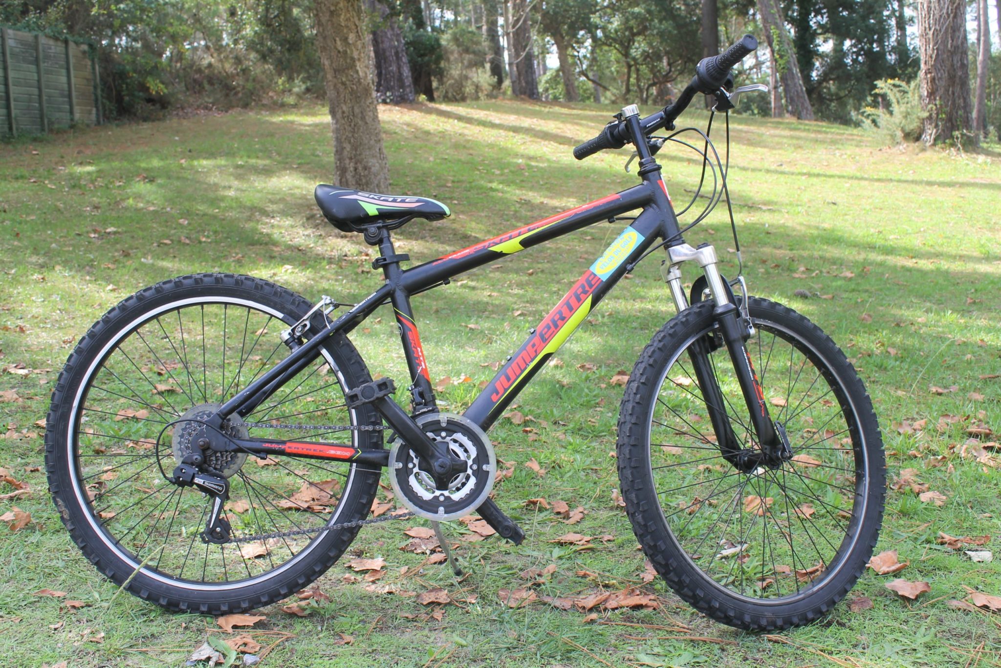 24' VTT JUMPERTREK SKATE NOIR - Eco-loc